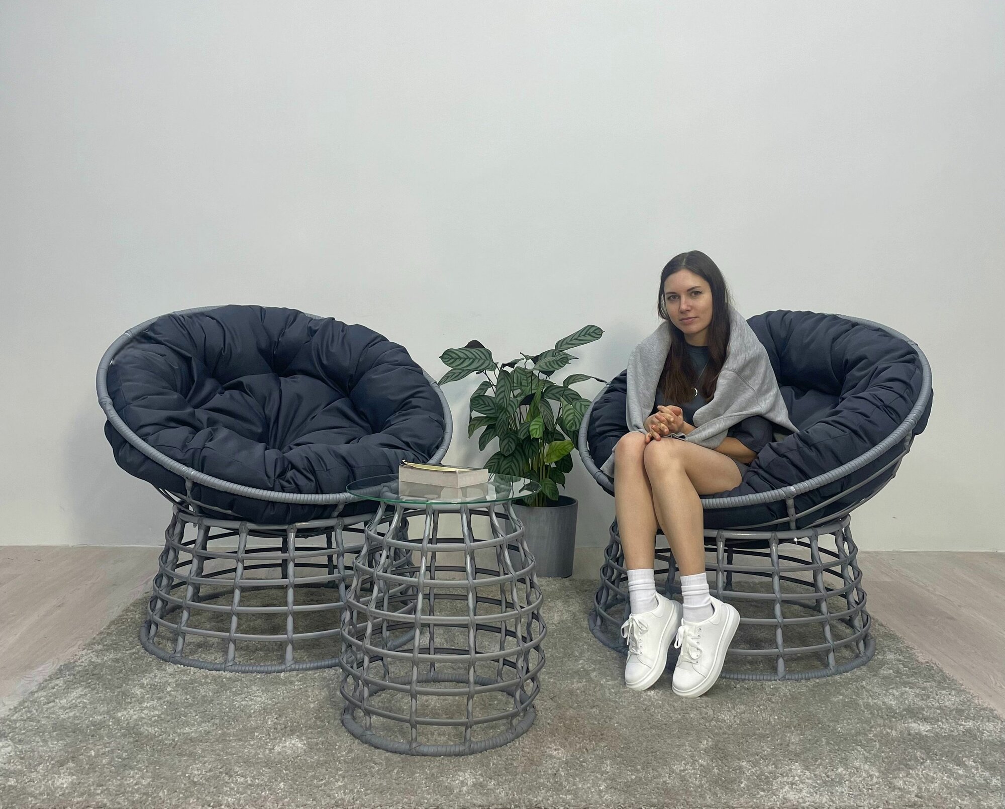 Комплект кофейный со столиком FLATA серый, 2 кресла + 2 подушки (темно-серый, полиэстер)