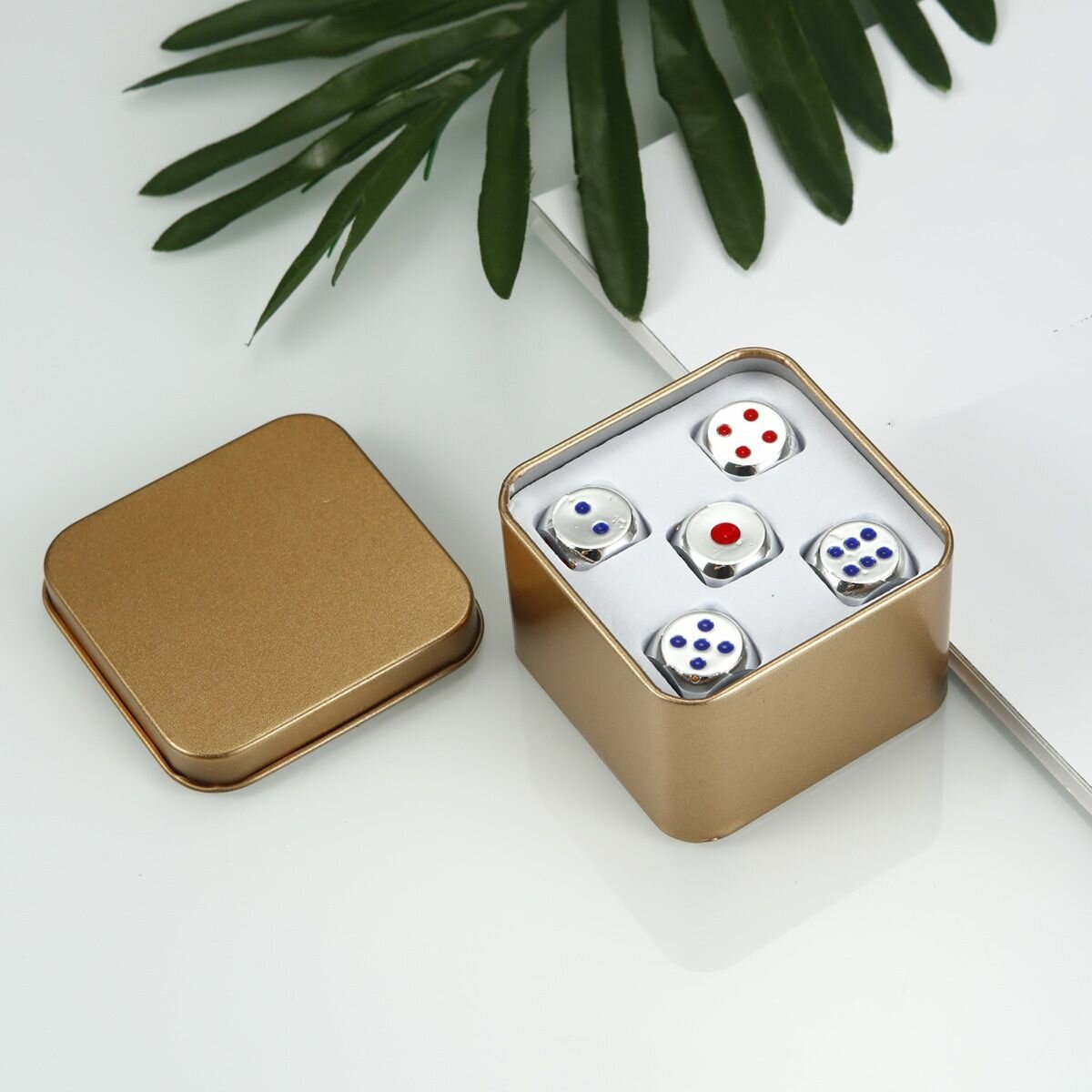 Игральные кости "Набор для фокусов", металл, серебристые, красные, синие