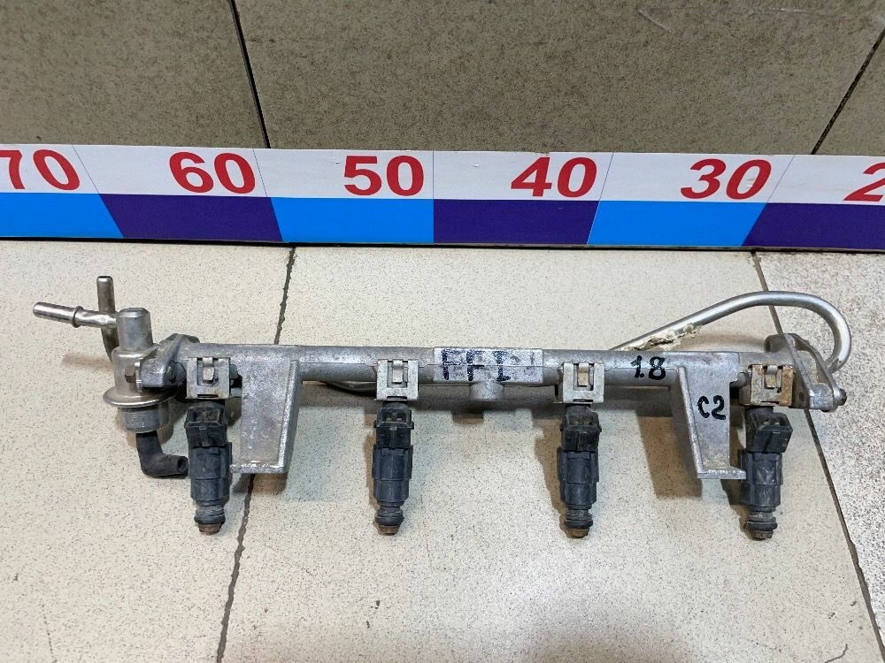 Форсунка топливная Ford Focus 1 1111848