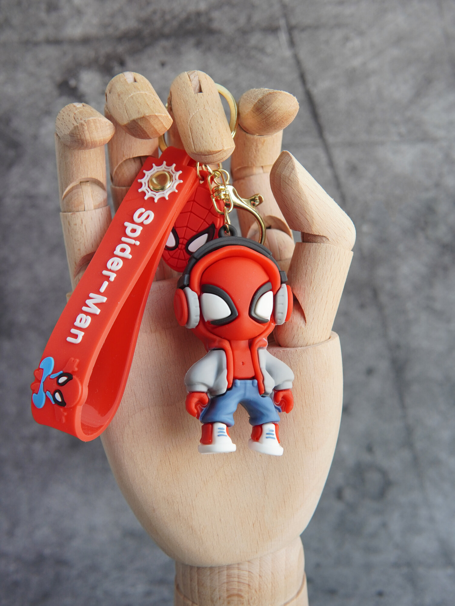 Брелок Человек-паук классический, 7 см | Сине-красный костюм | Легенда Marvel