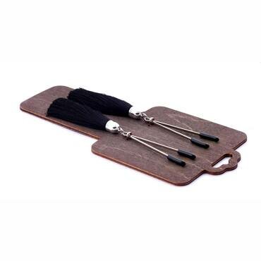 79062 Точка Любви Зажимы на соски «вилки» с кисточками из шелка, черные