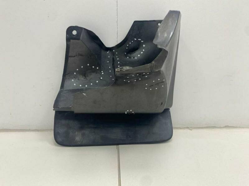 Брызговик передний правый Toyota Land Cruiser Prado J120 2002-2009