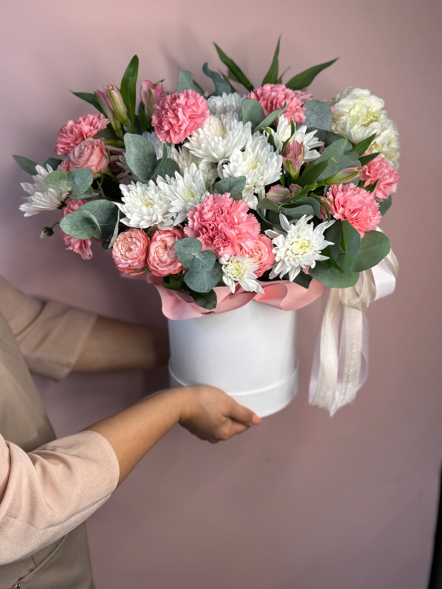 Композиция "Букет цветов", гортензии, розы, хризантемы, диантусы, размер L