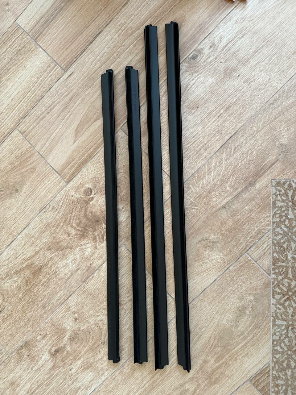 Бархотка. Комплект уплотнителей стекла двери внешний - 2171 /приора универсал/