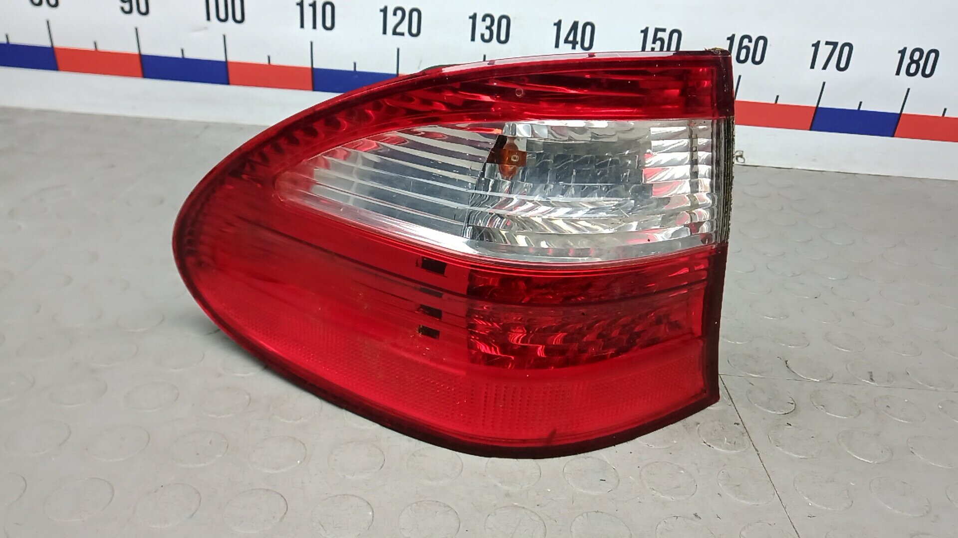 Фонарь задний левый MERCEDES BENZ E-CLASS W211