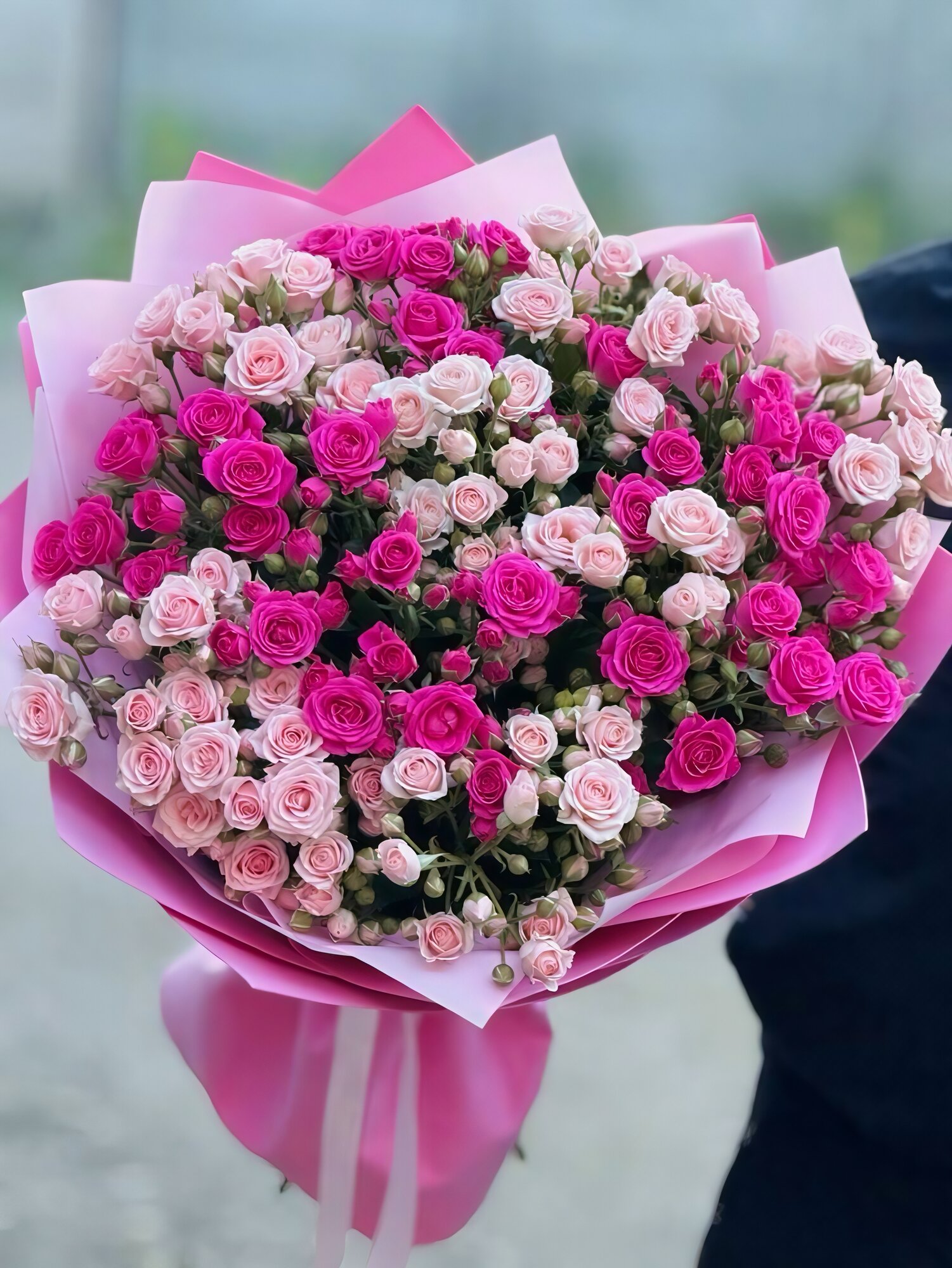 Букет из кустовых розовых роз красивый букет премиум букет премиум цветы