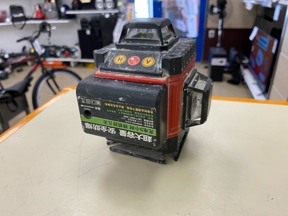 Нивелир лазерн. Elitech ЛН 360/3-ЗЕЛ 2кл. лаз. 510нм цв. луч. зеленый луч (Б/У) Уценка.