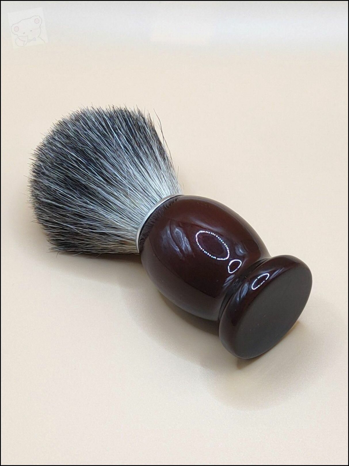 Помазок для бритья из щетины барсука деревянная ручка