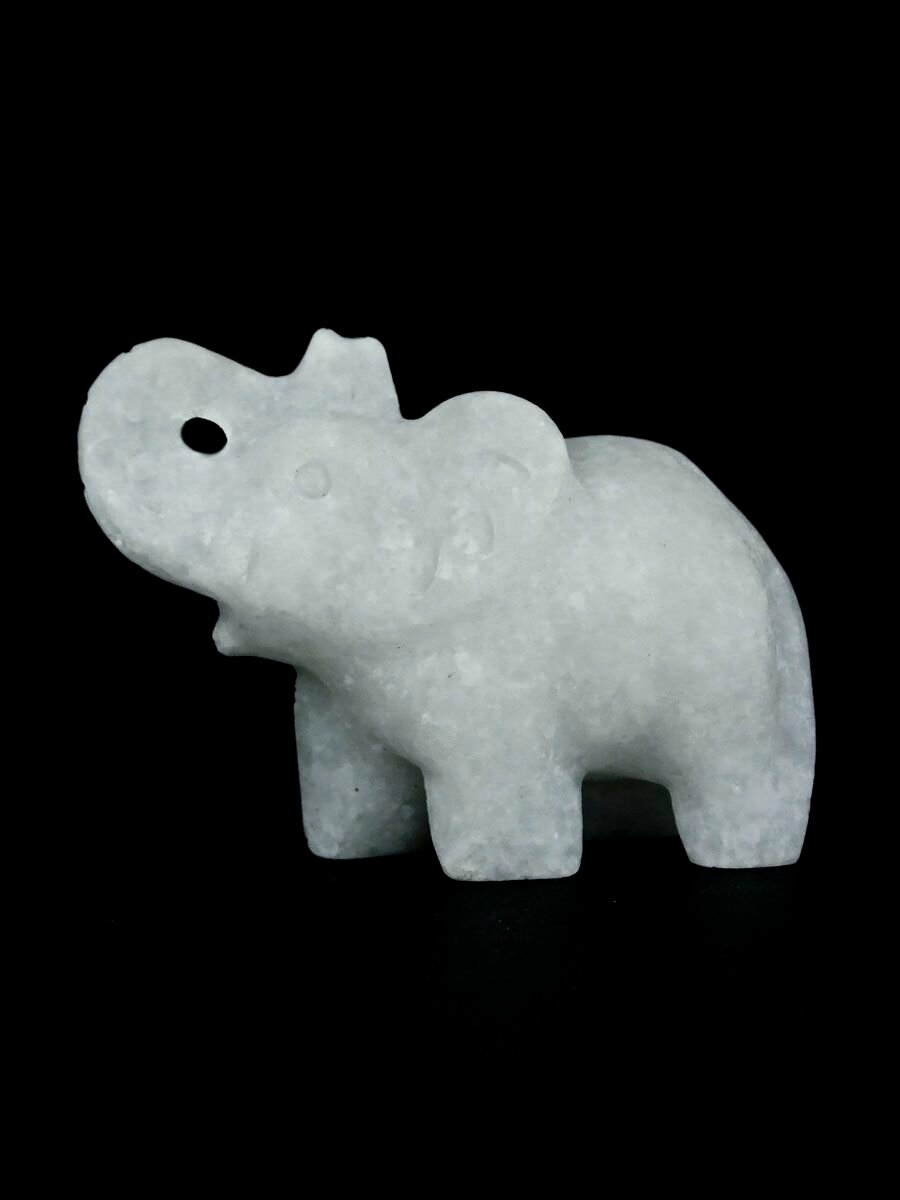 Статуэтка Слоник из камня 8 см Кальцит