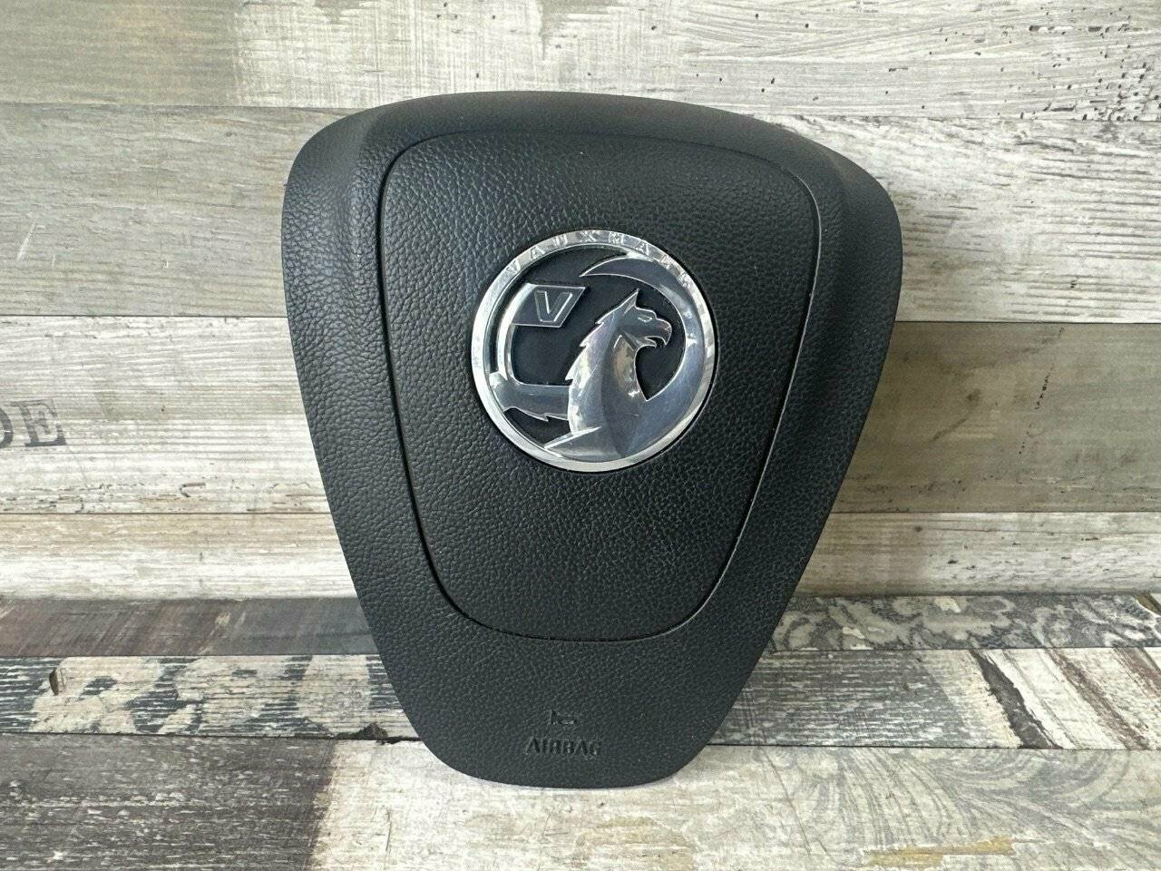Подушка безопасности водителя Opel Astra J 2011 13299779