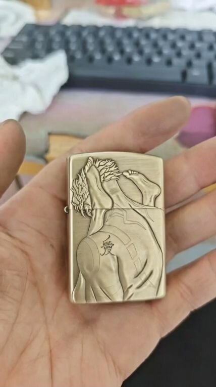Zippo, в стиле "Двусторонний рельеф тематика любовь, рельеф, латунь", пустая(без заправки)