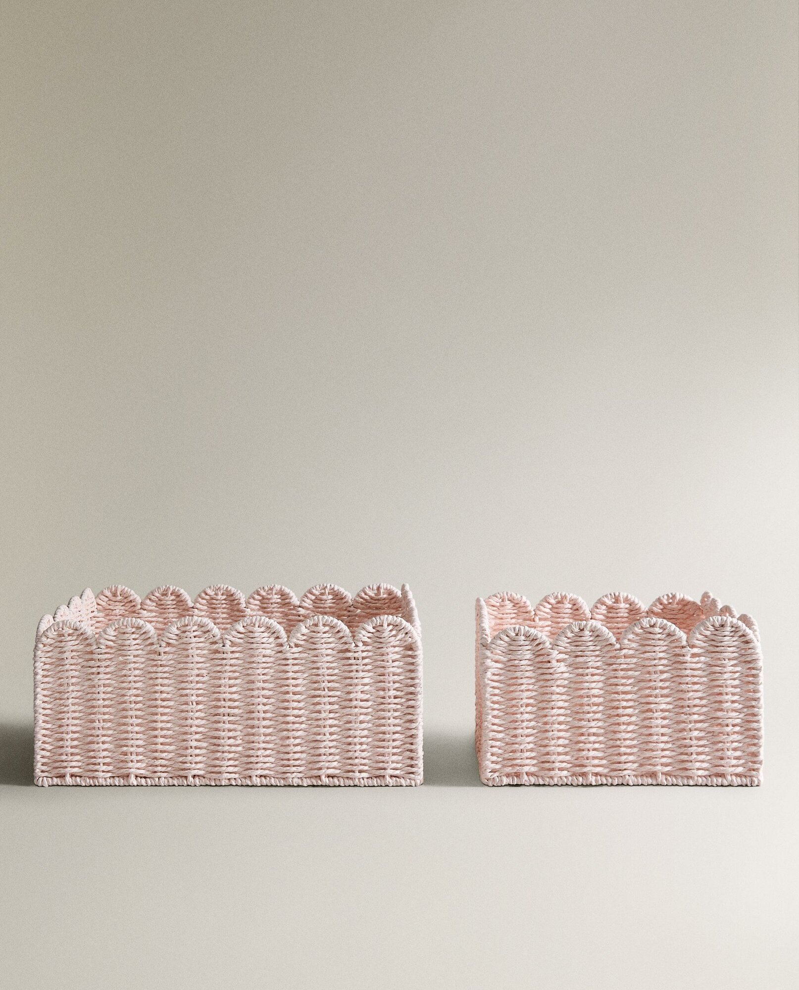 Маленькая корзина с фестончатым краем, 15 x 36 x 27 cm , pink. Бренд - Zara Home