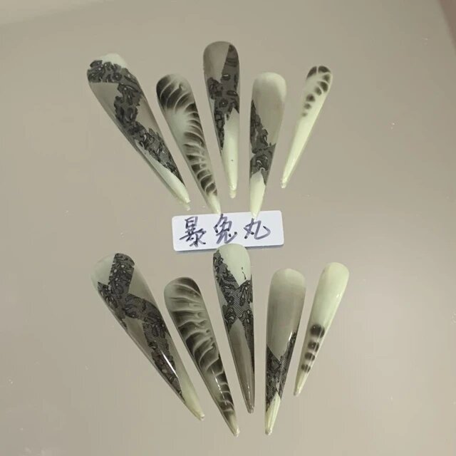 Набор из 10 горячих длинных заостренных ногтей ручной работы в форме гроба, полностью покрывающих ногти, накладные ногти Sanrio KT с металлической цепочкой и сверкающими бриллиантами в виде цветка, Размер: L-17-13-14-13-11