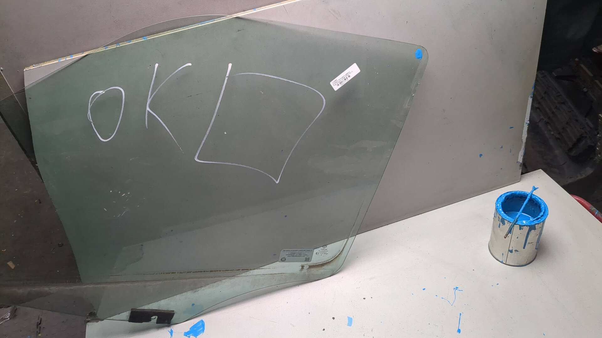 Стекло боковой двери левое переднее Fiat Doblo Б/У