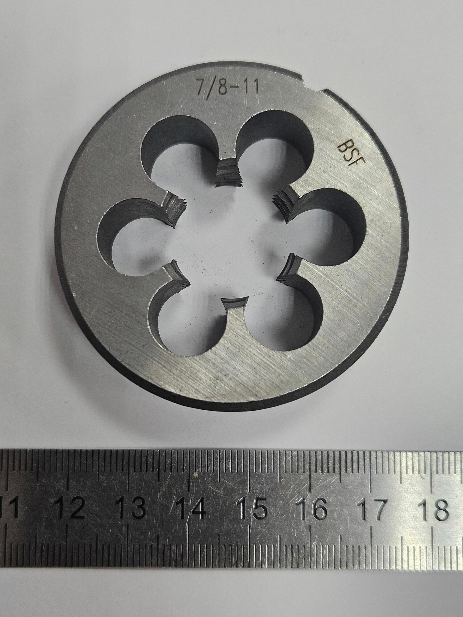 Плашка дюймовая BSF 7/8 - 11 ниток/дюйм, резьба Витворта 55 градусов