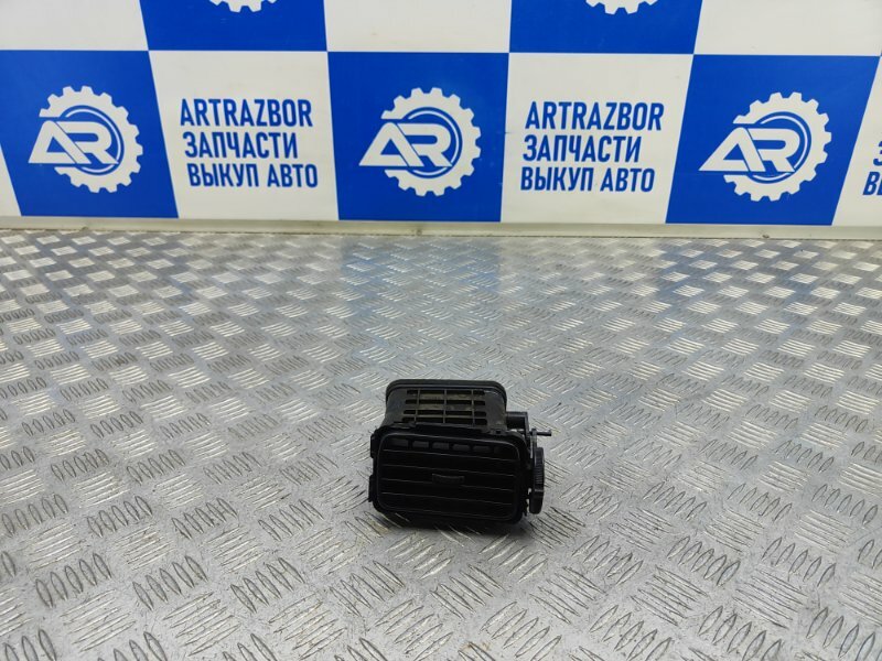 Б/У Дефлектор воздушный правый Mitsubishi Lancer 9 CS / Мицубиши Лансер 9 CS 1.6 4G18 98 Л.С 2004