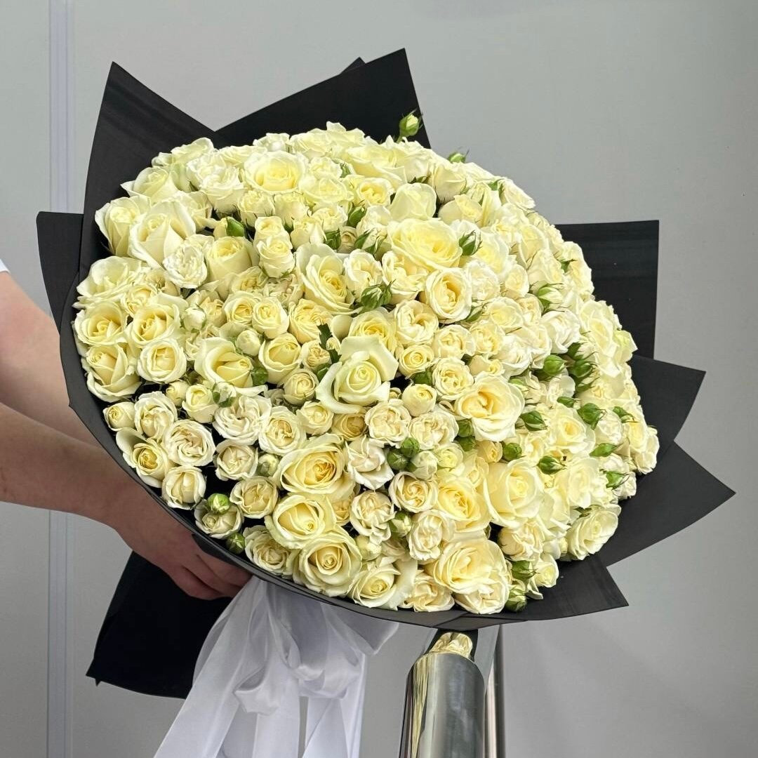 Букет из белых кустовых роз 101 шт, красивый букет цветов, шикарный, премиум цветы, премиум букет
