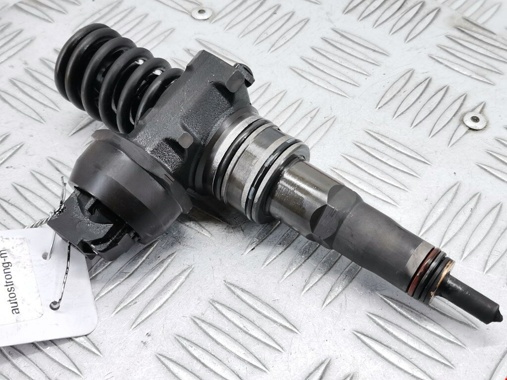 Форсунка дизельная электрическая Volkswagen Passat 5 GP 038130073BC арт. 1901851