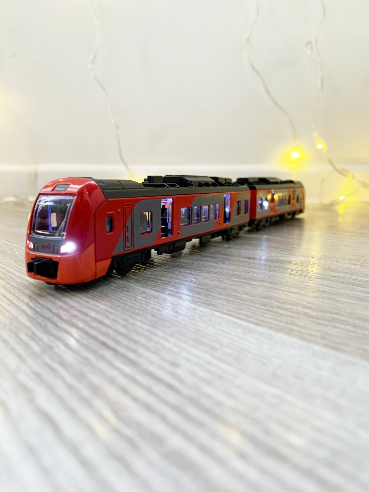 Сцепка в 2 вагона мини поезд - 34 см (метал, 3 звука, свет, инерция)