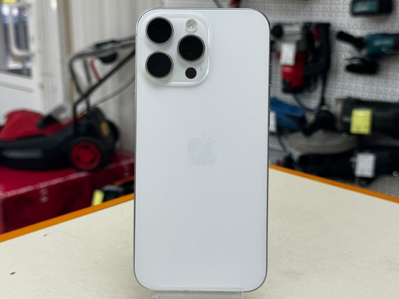 Смартфон Apple Iphone 16 Pro Max 256Gb, (Б/У), уценка