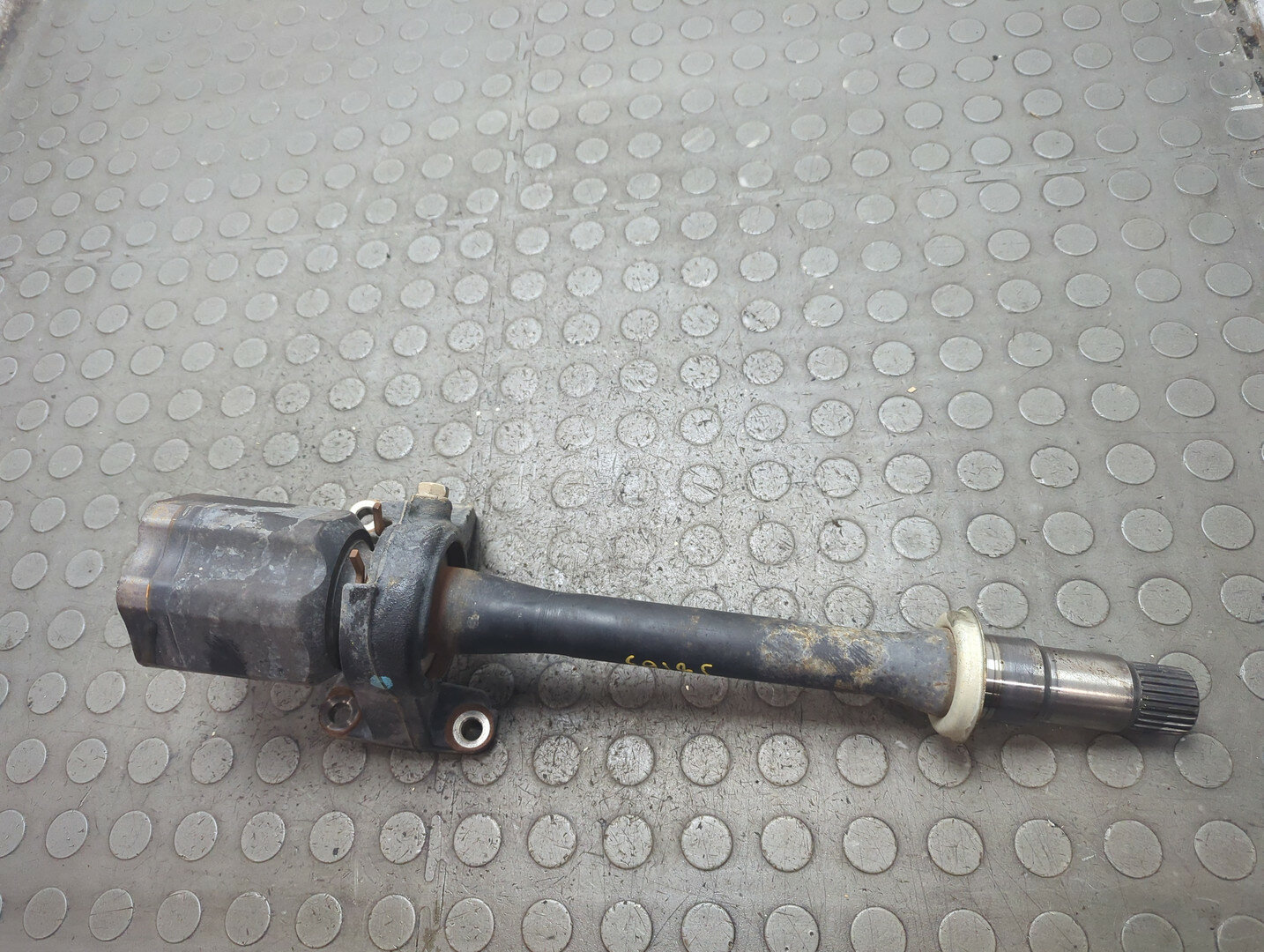 Полуось (вал, шрус) правая передняя Toyota Camry XV70 Б/У