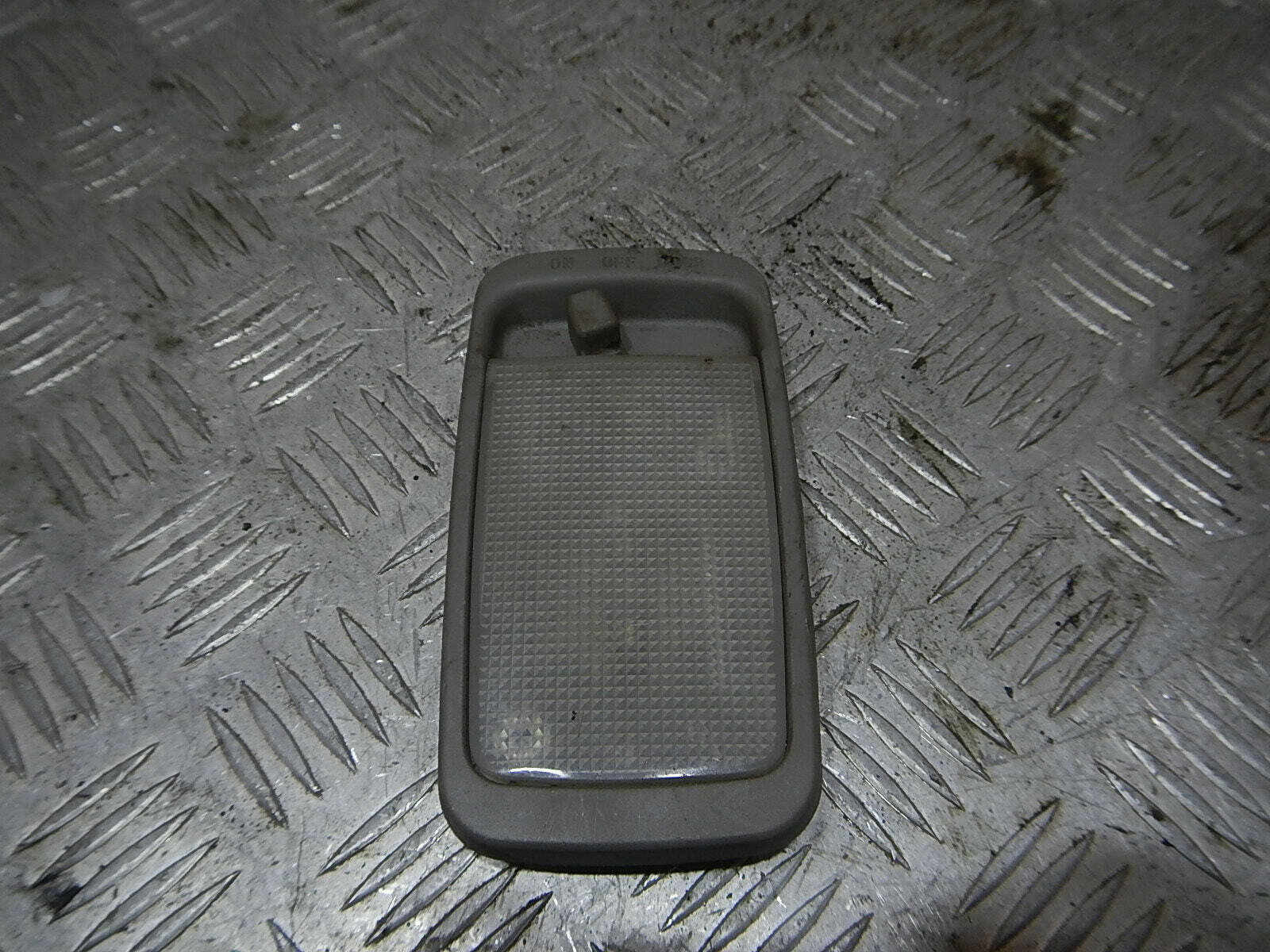 Б/У Плафон салонный, Chery (Черри)-TIGGO (T11) (05-) Chery TIGGO (T11) (05-16) Царапины 296734 CHERY арт. T113714050