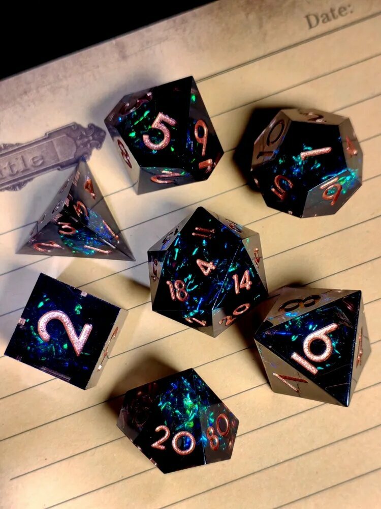 Набор кубиков ДнД из смолы, дайсы для настольных игр, кости для Dungeons & Dragons, синие с золотыми цифрами
