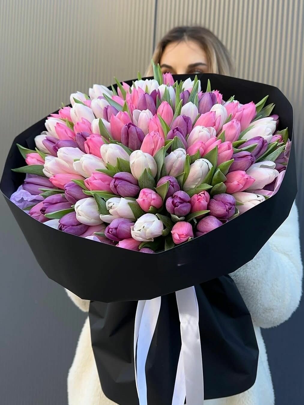 Букет из 101 тюльпана