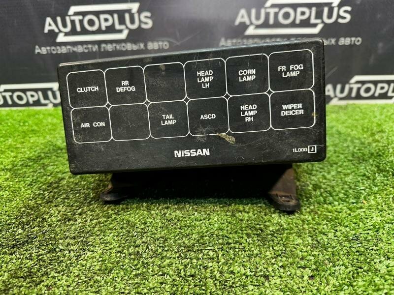 Блок предохранителей под капот