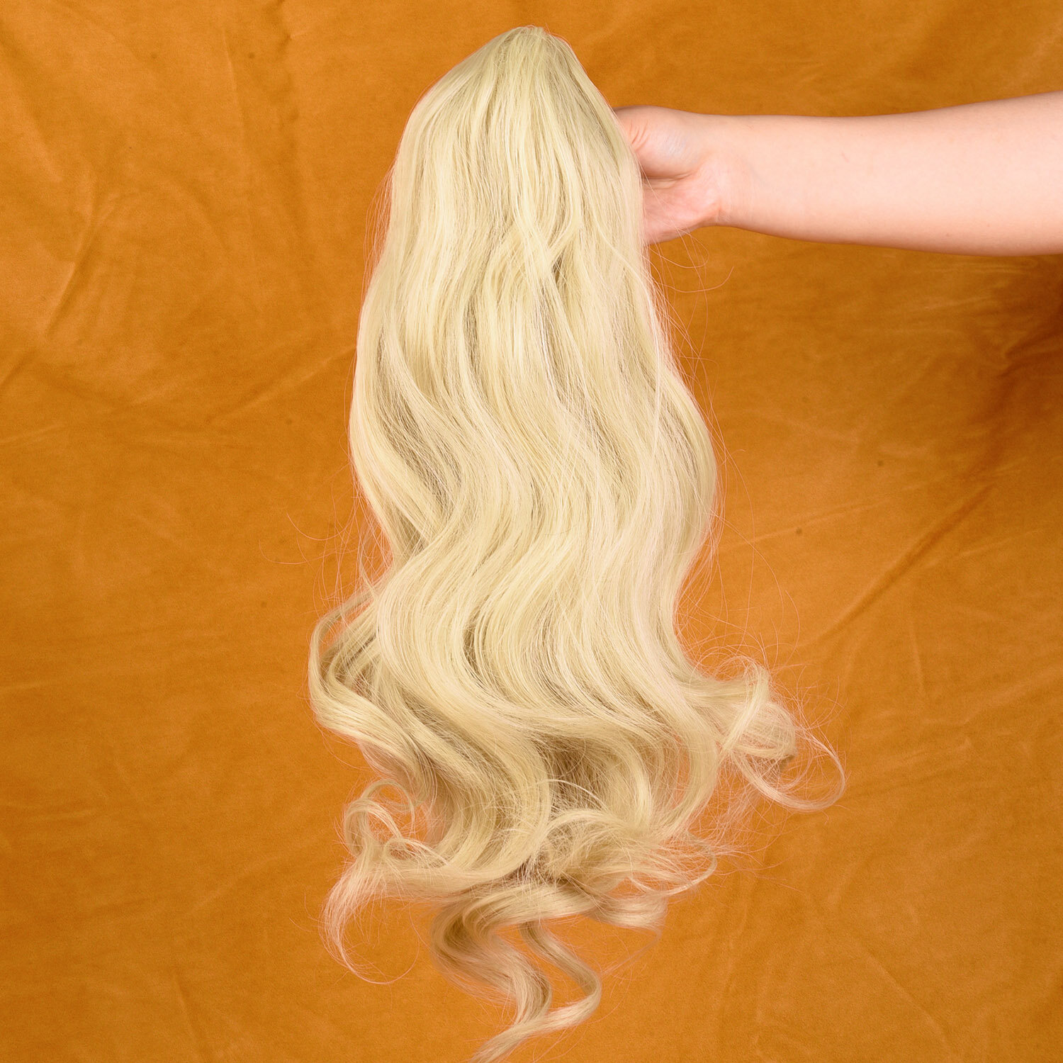 Парик Шиньон хвост на крабе 35CM Волнистый рулон Чёрно