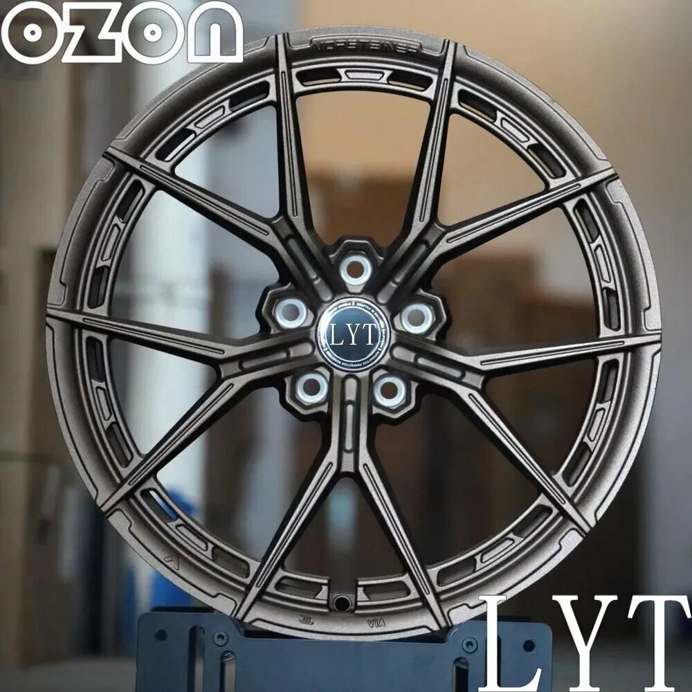 LYT Flow Froming Колесный диск Литой 17x7.5" PCD5х114.3 ET38 D73.1