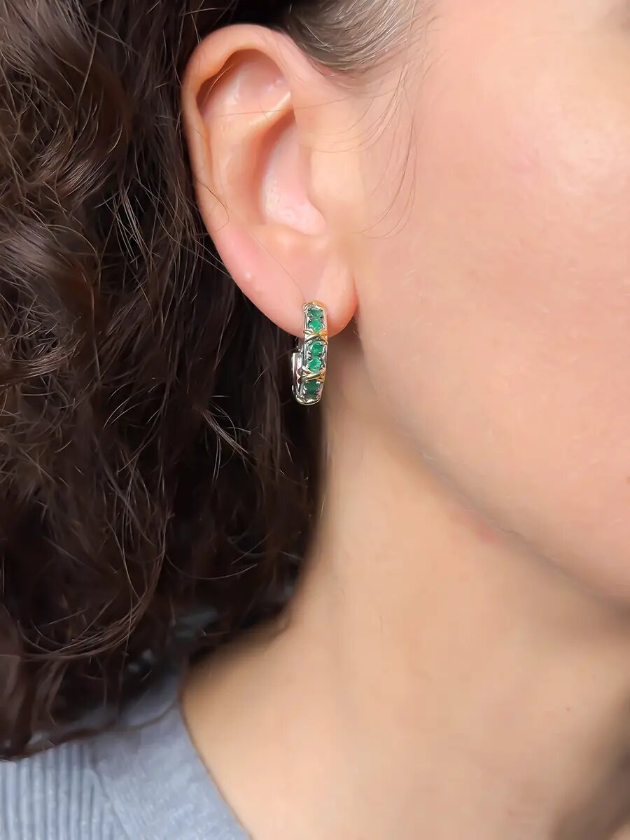 Серьги, серебро, 925 проба, золочение, чернение, родирование, изумруд