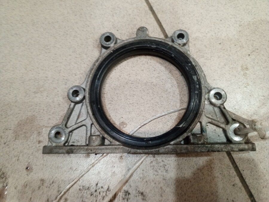 Крышка коленвала задняя от Chevrolet Cobalt 2012-2015