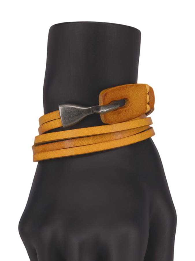 Плетеный браслет