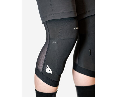 Наколенники Bluegrass Knee Aura (Black, L, 2026 (3PP035CE00L00))