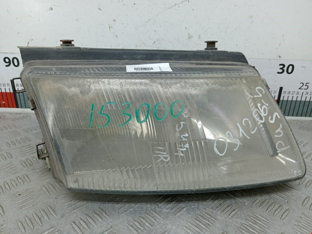 Фара правая Volkswagen Passat 5 3B0941018R арт. 2226002