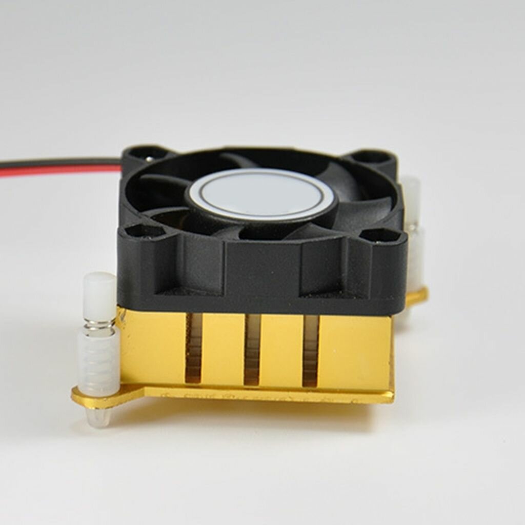 Радиатор с вентилятором для охлаждения северного моста