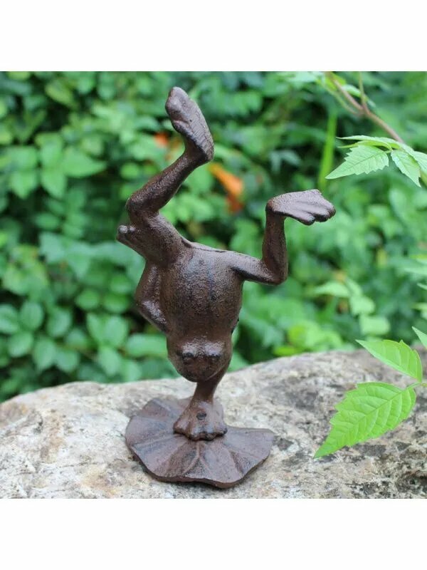 Садовая фигура "Перевернутая Йога-Лягушка", металл, коричневая