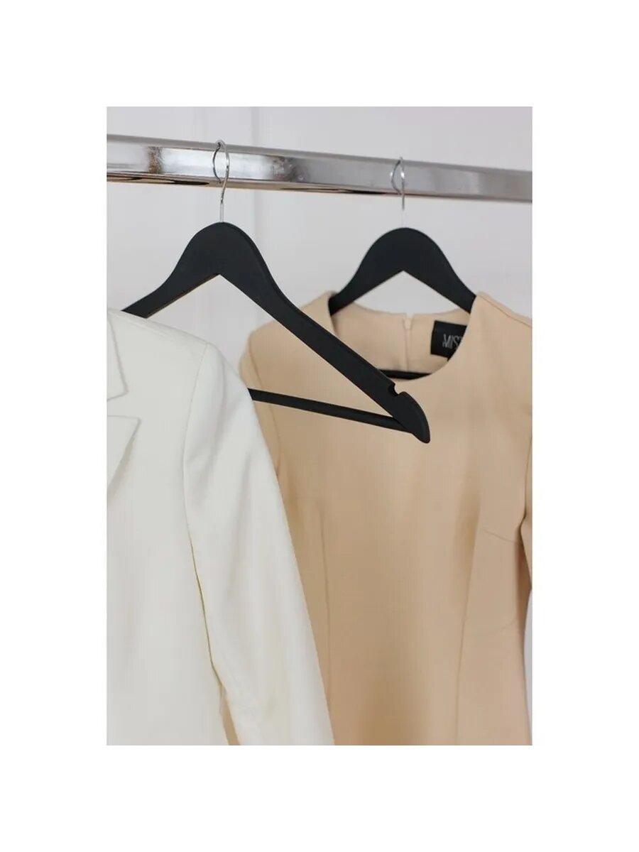 Элегантные деревянные плечики для одежды