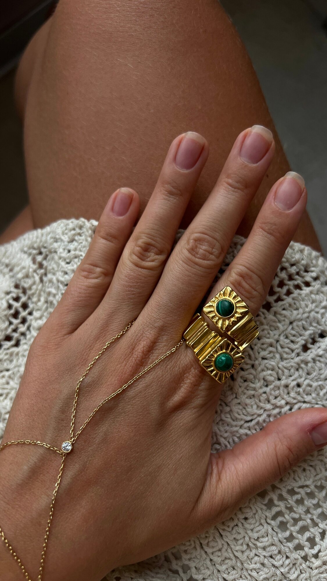 Кольцо, фианит