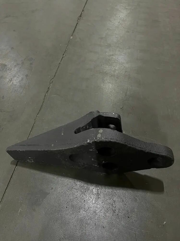 Зуб ковша центральный 61L1-3022 Aili для погрузчиков HYUNDAI HL770/780