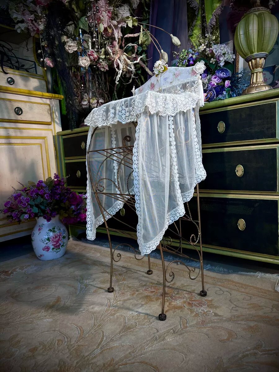 Этажерка Ajourele A-929, кружевной чехол, металл, золотистый цвет