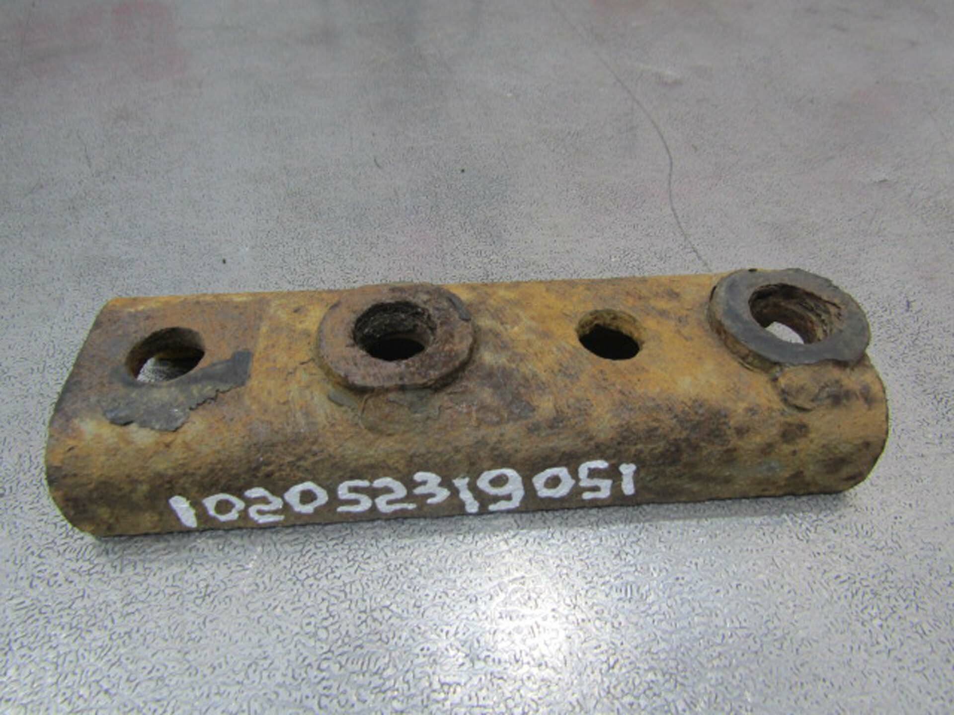 Крепление кронштейна заднего крыла MAN TGA, TGS, TGX