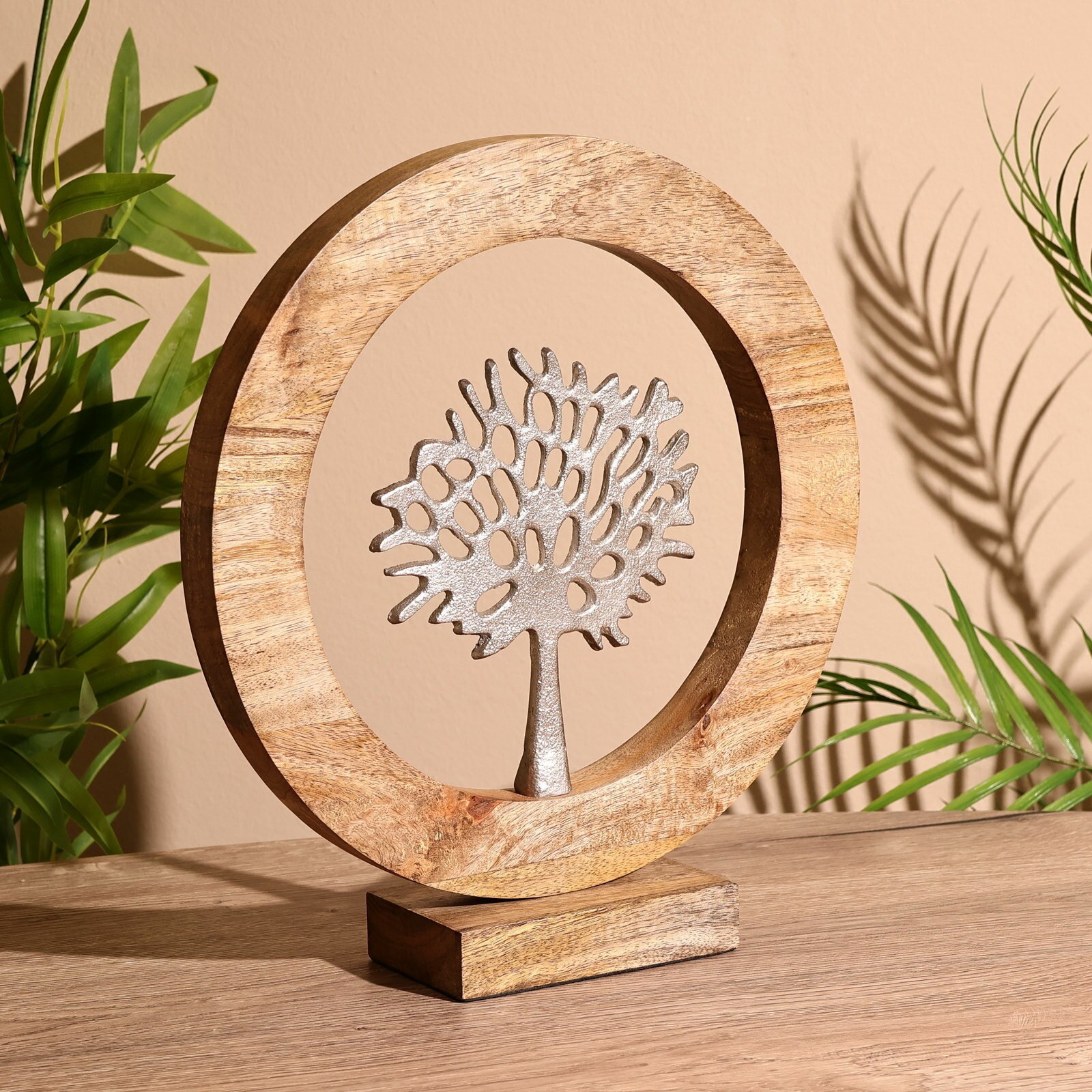 Сувенир интерьерный в деревянном кольце "Древо", 30x8x33 см, цвет: бежевый