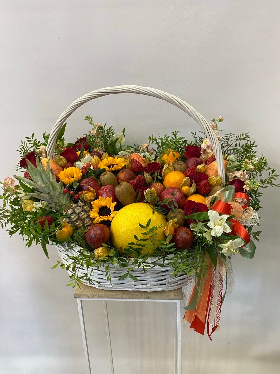 Корзина из фруктов «Рог изобилия» - S (до 30 см)