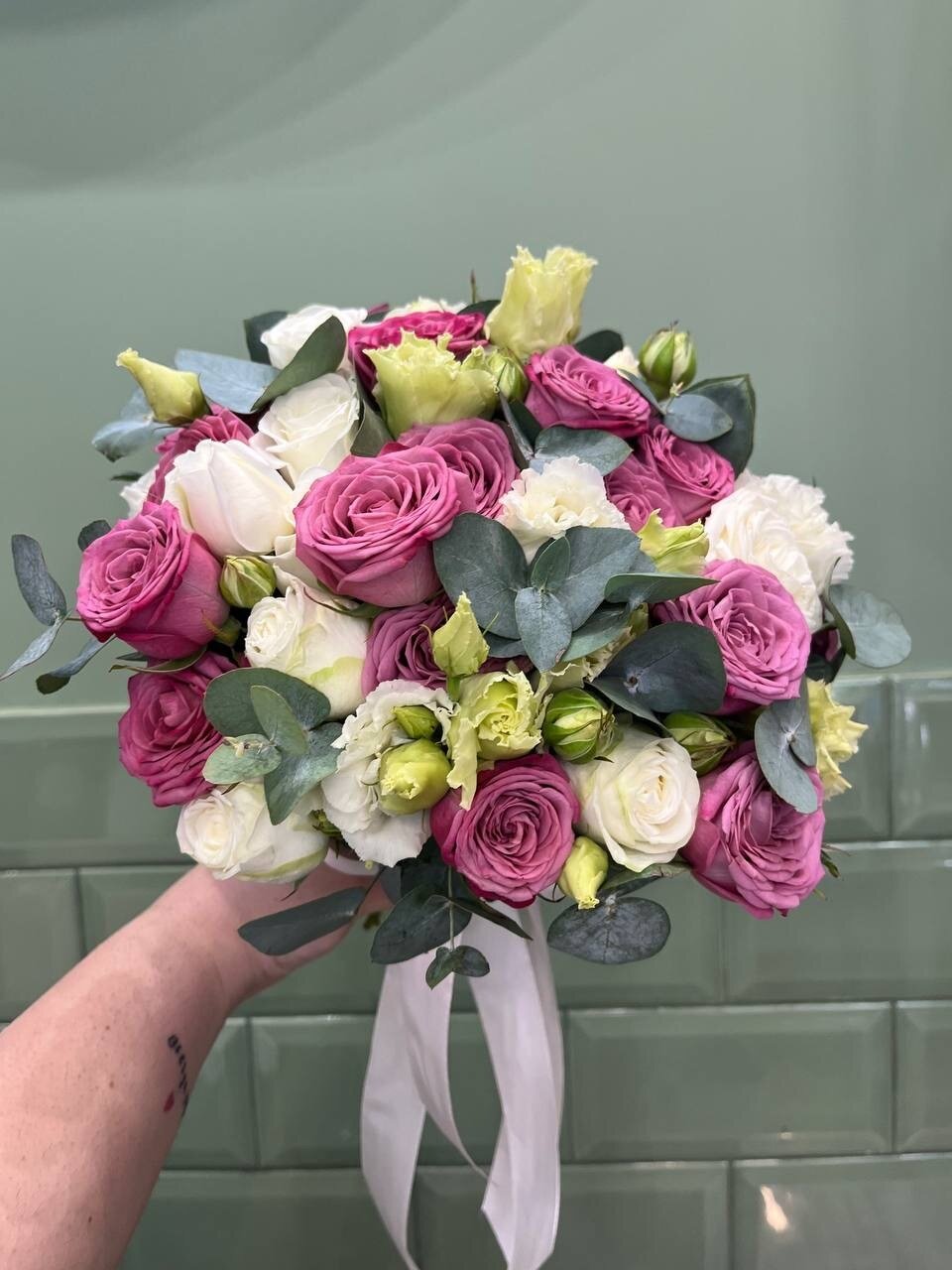 Букет невесты из кустовых роз «Роскошный сад» - S (до 30 см)