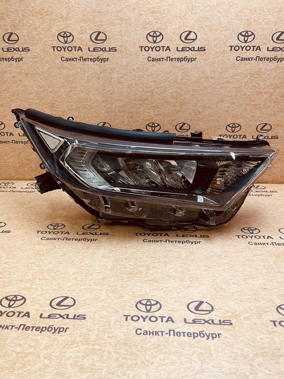 8114542842 Новая оригинальная правая фара RAV4 XA50 диодная