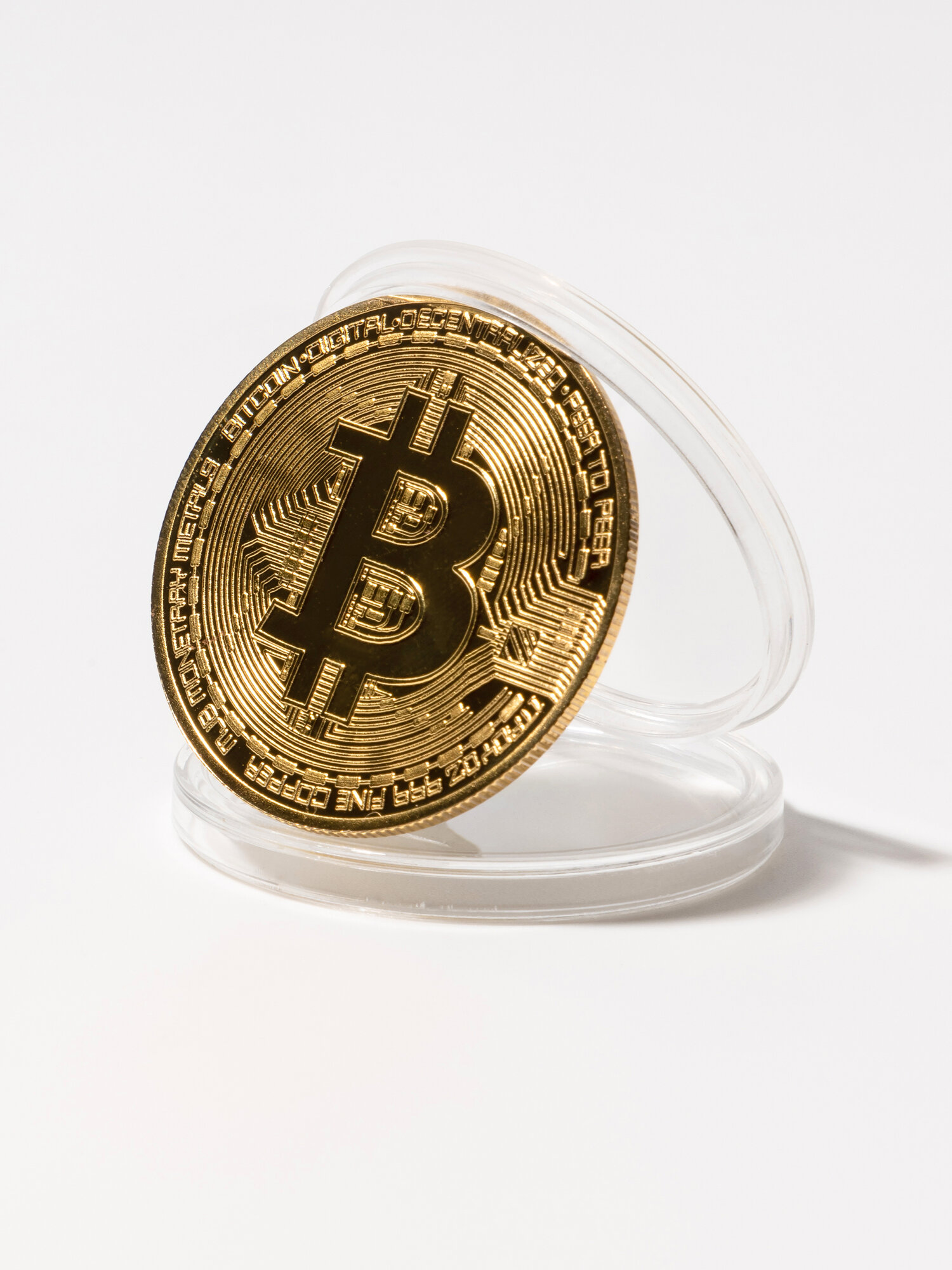 Bitcoin сувенирная коллекционная монета (Золотистая) в пластиковом футляре