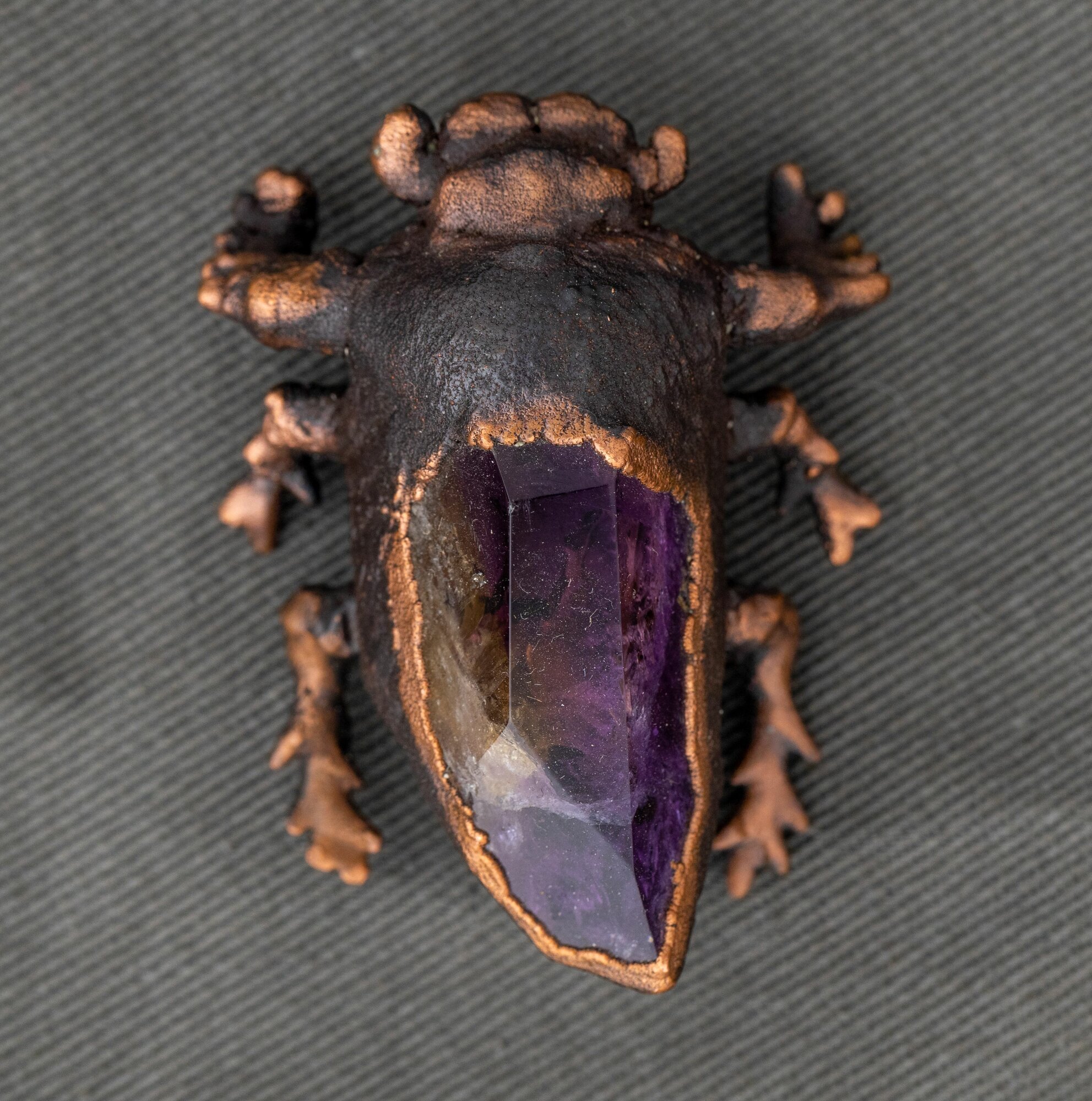 Брошь, аметист