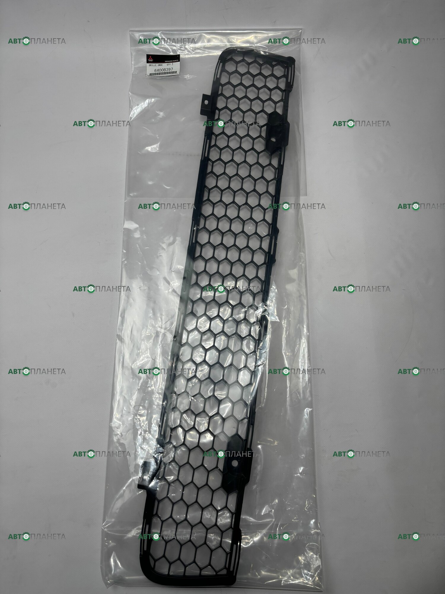 Решетка переднего бампера Mitsubishi 6400B397